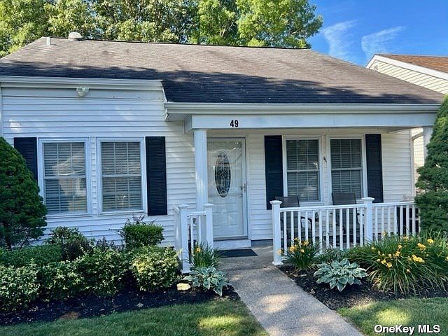 49 Forge Lane UNIT 49, Coram, NY 11727 | Zillow