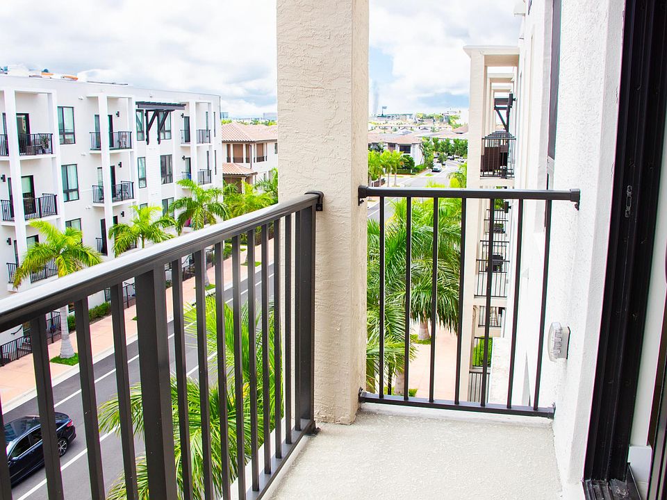 8167 NW 41st St Miami FL | Zillow