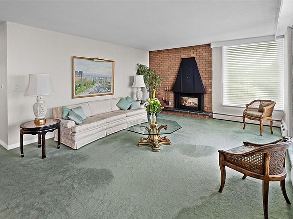 670 Dallas Rd #303, Victoria, BC V8V 1B7 | MLS #945197 | Zillow