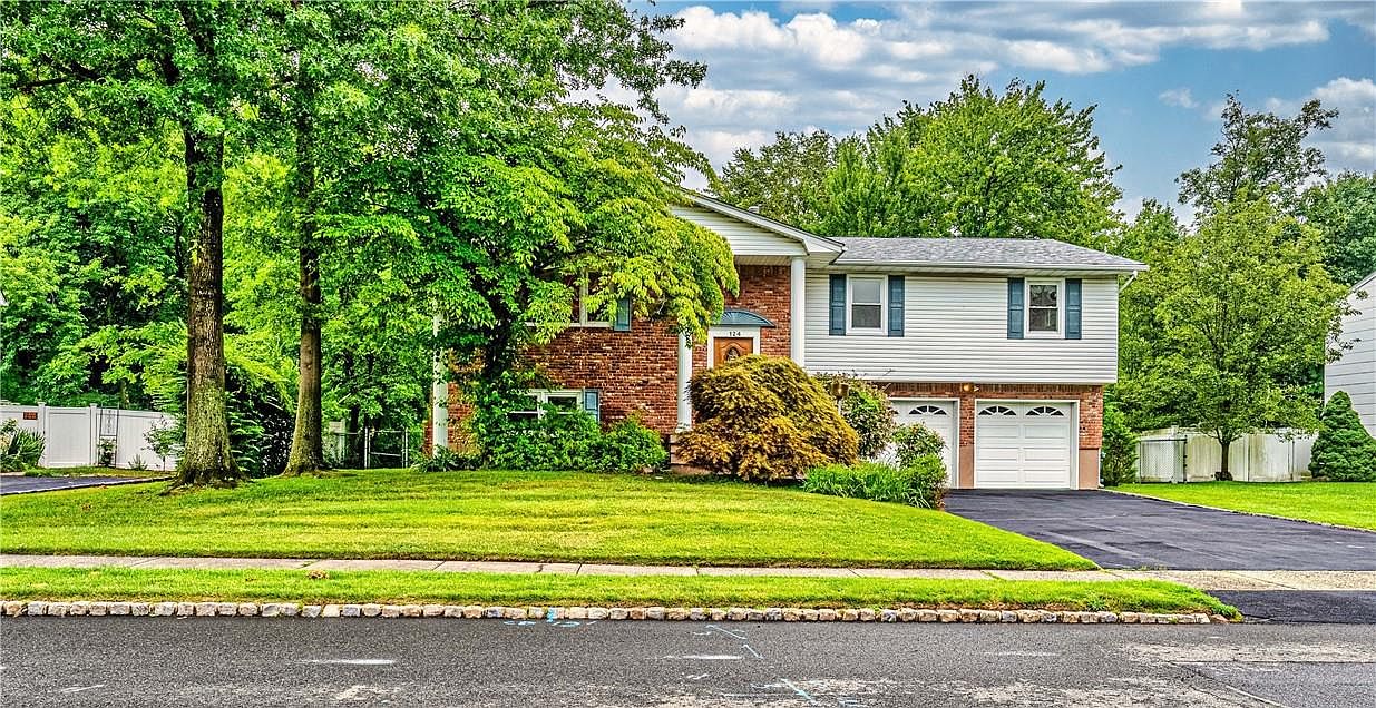 124 Lake Nanuet Drive, Nanuet, NY 10954 | Zillow