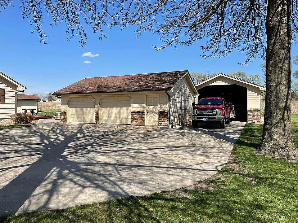 5705 NE 36th Ct, Berwick, IA 50032 | Zillow