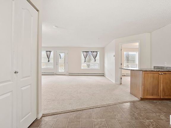 330 Clareview Station Dr NW #1110, Edmonton, AB T5Y 0E6 | MLS #E4367960 ...