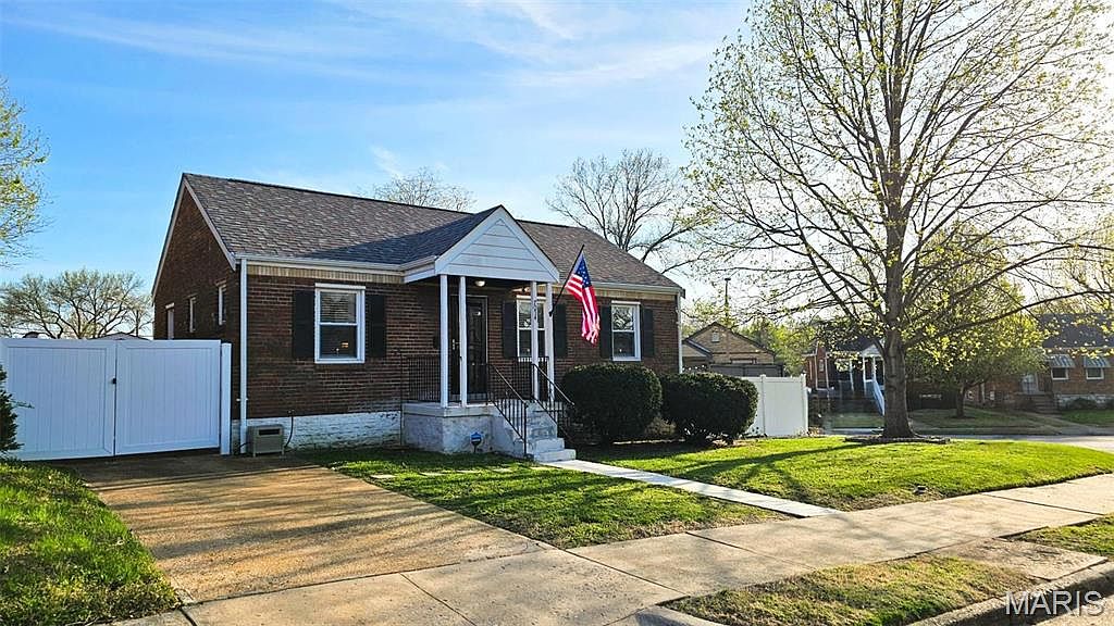 7054 Plainview Ave, Saint Louis, MO 63109 | Zillow