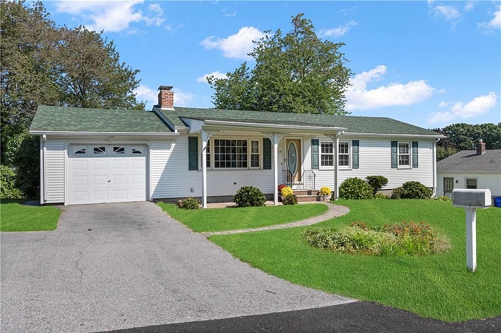 119 Monterey Dr, West Warwick, RI 02893 | Zillow