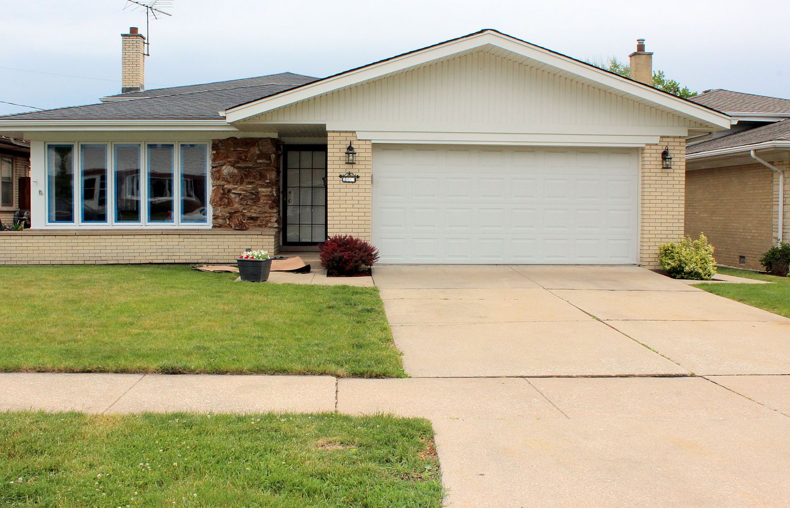 2913 Kensington Ave, Westchester, IL 60154 | Zillow