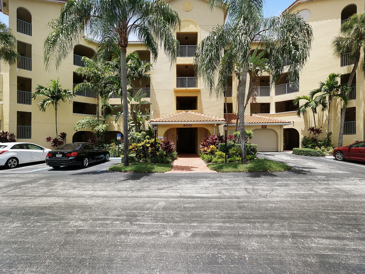 500 Uno Lago Dr APT 201, Juno Beach, FL 33408 | MLS #RX-10906488 | Zillow