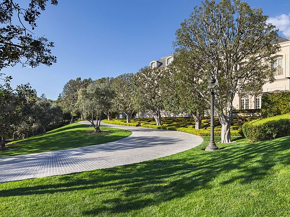 594 S Mapleton Dr, Los Angeles, CA 90024 | MLS #23-231909 | Zillow