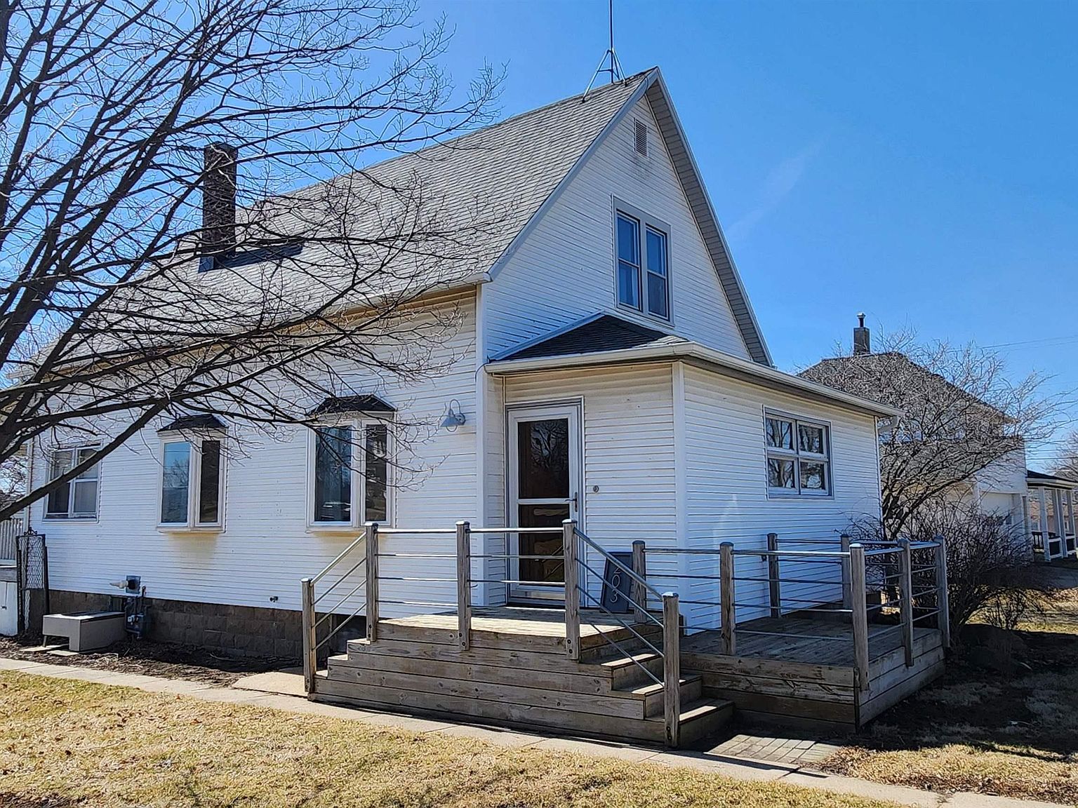 203 Park St, Garwin, IA 50632 | Zillow
