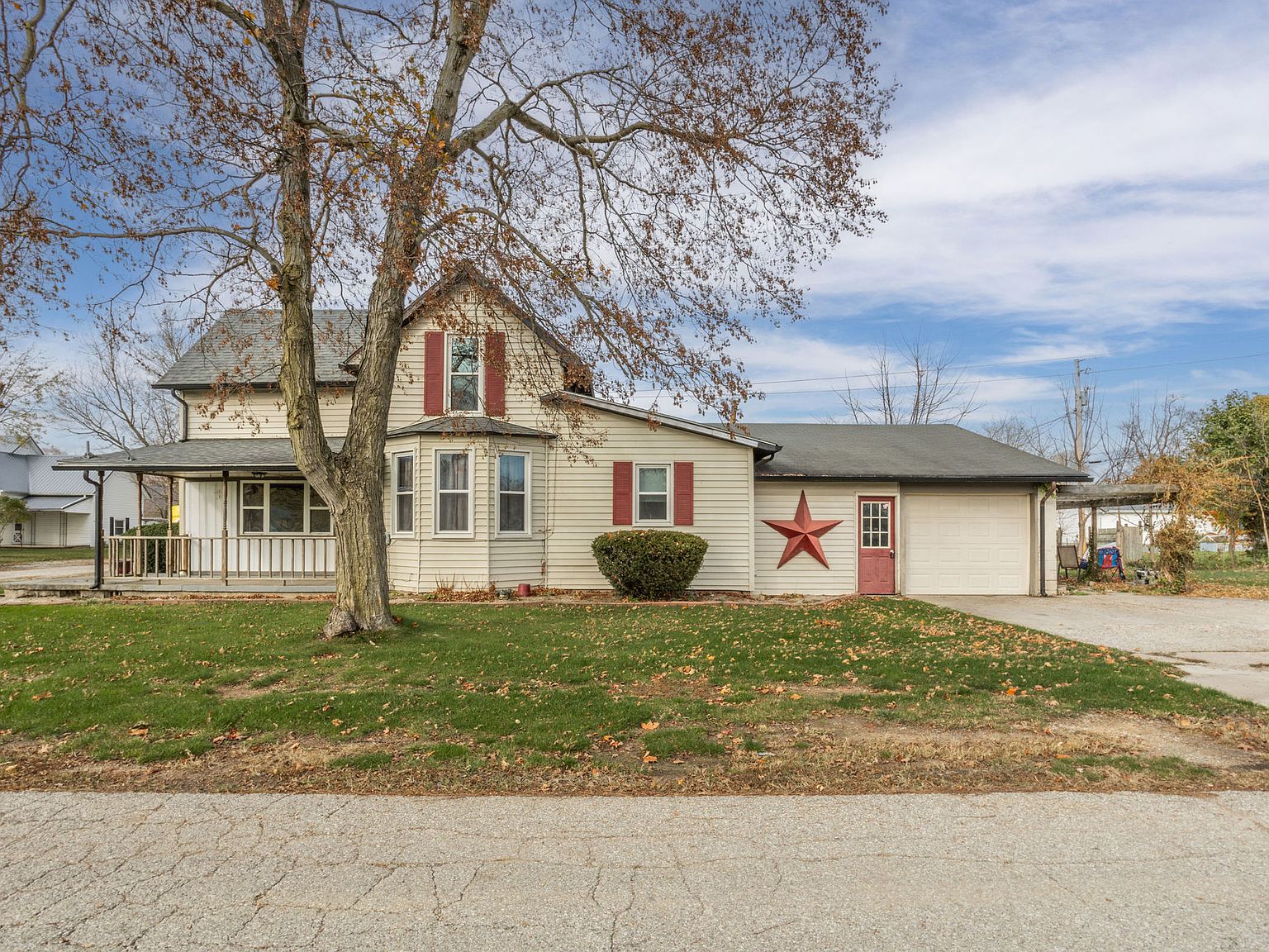 300 N 7th St, Summitville, IN 46070 | Zillow