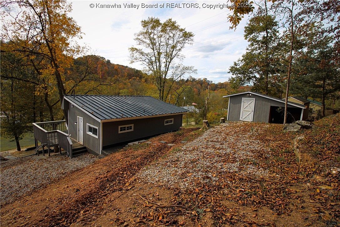 694 Dupont Rd, Poca, WV 25159 | Zillow