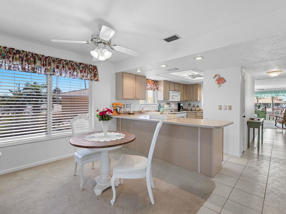 4210 SE 19th Ave APT 2D, Cape Coral, FL 33904 | MLS #2230360 | Zillow