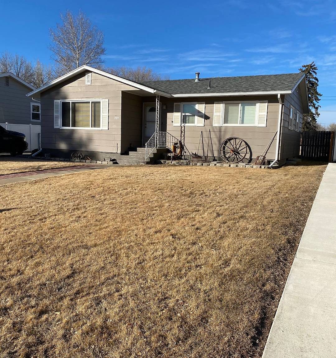 717 9th Ave SW, Sidney, MT 59270 | Zillow