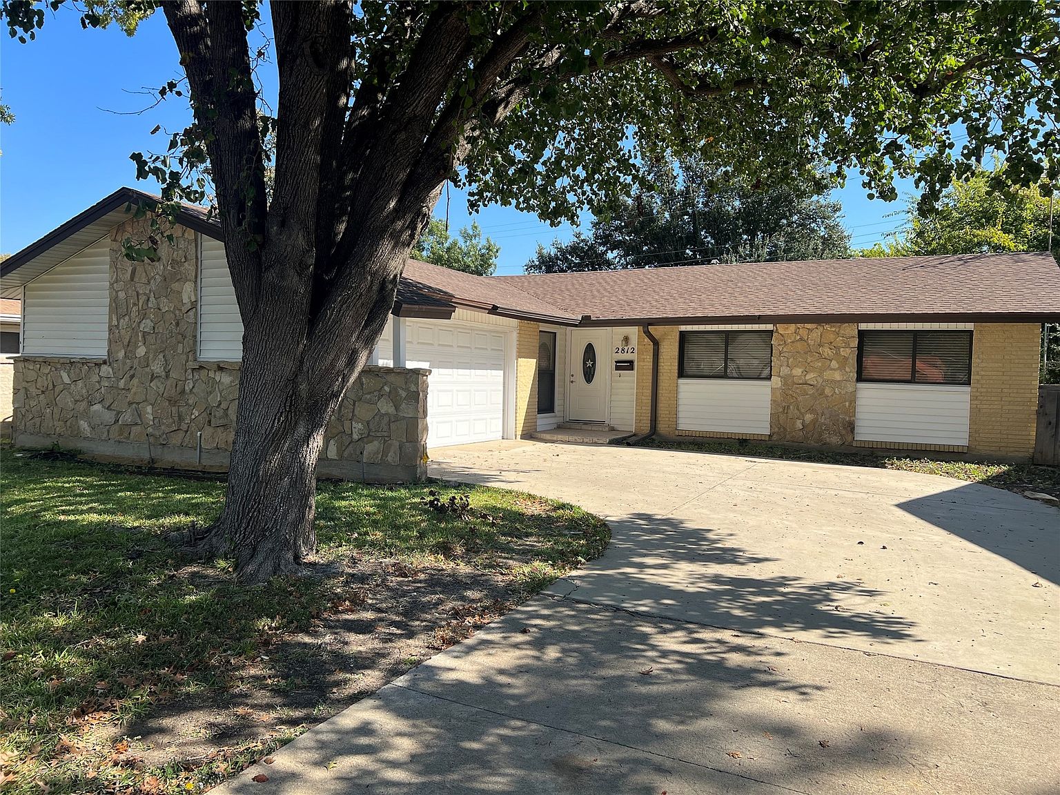 2812 Ridgeview Ln, Irving, TX 75062 | Zillow