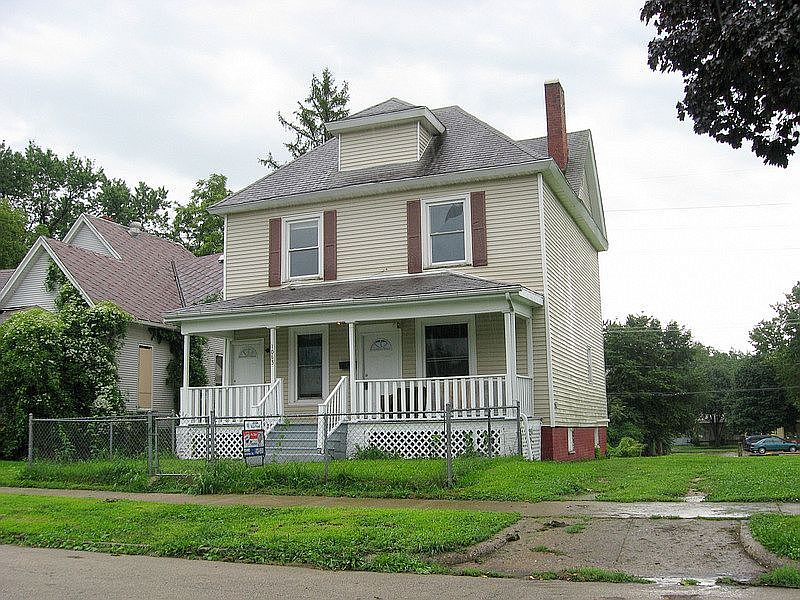 1063 W Macon St, Decatur, IL 62522 | Zillow