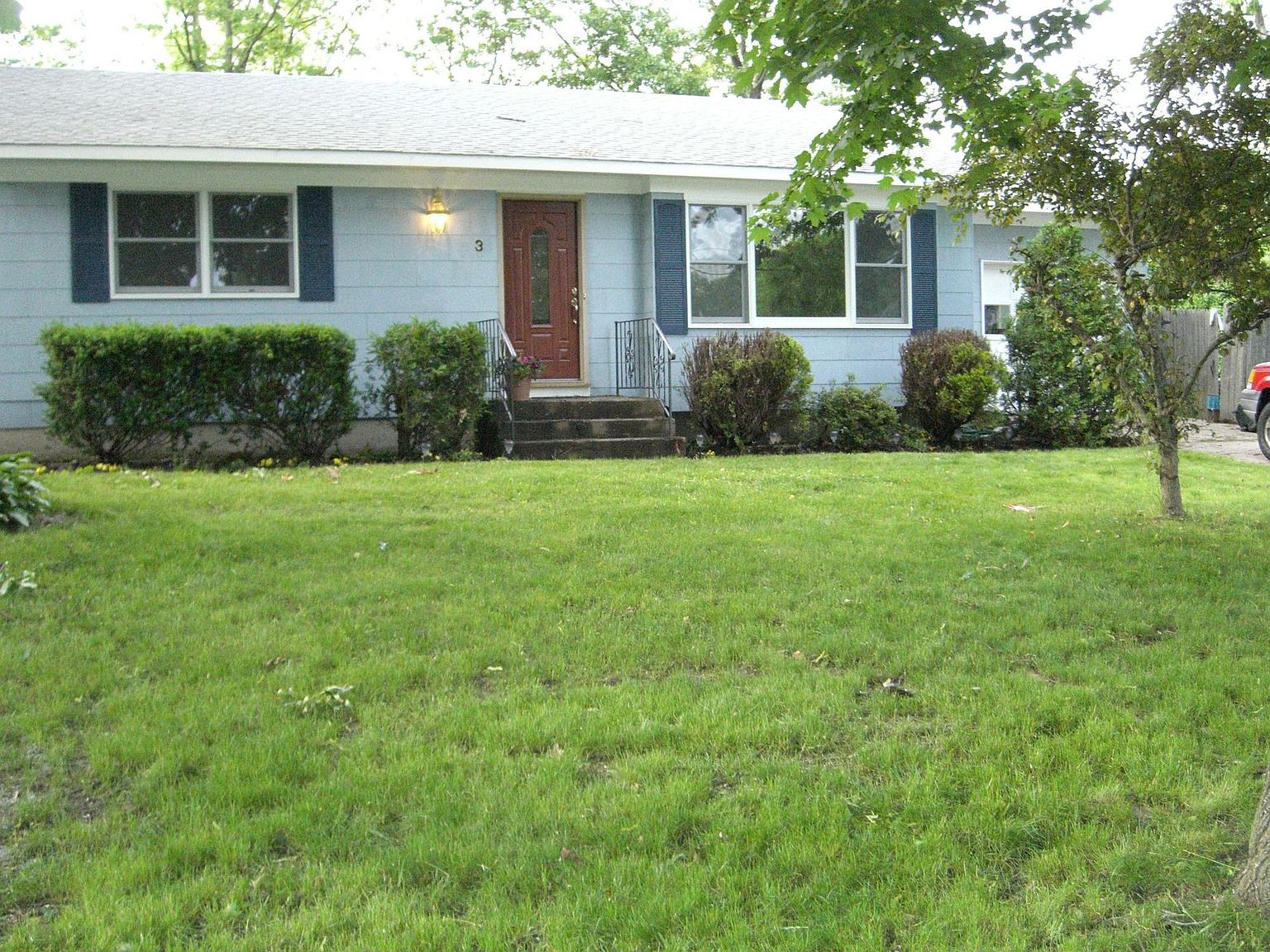 3 Charles St, Selden, NY 11784 | Zillow