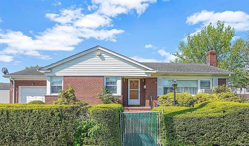 7706 269th St #1, New Hyde Park, NY 11040 | Zillow