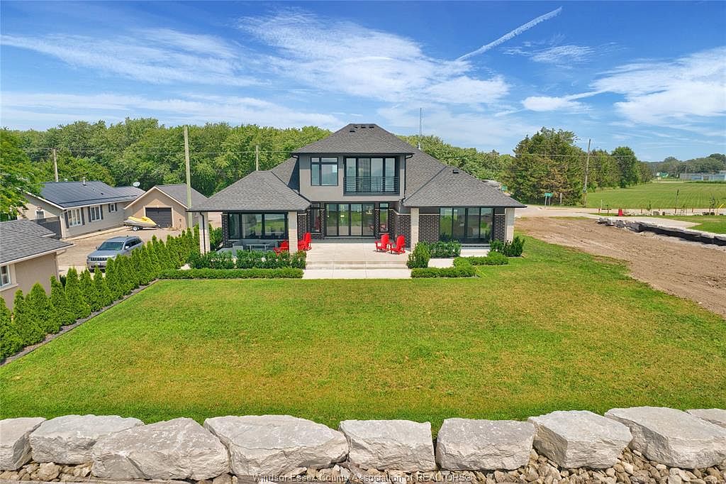 376 Robson Rd, Leamington, ON N8H 0A5 | MLS #23021031 | Zillow