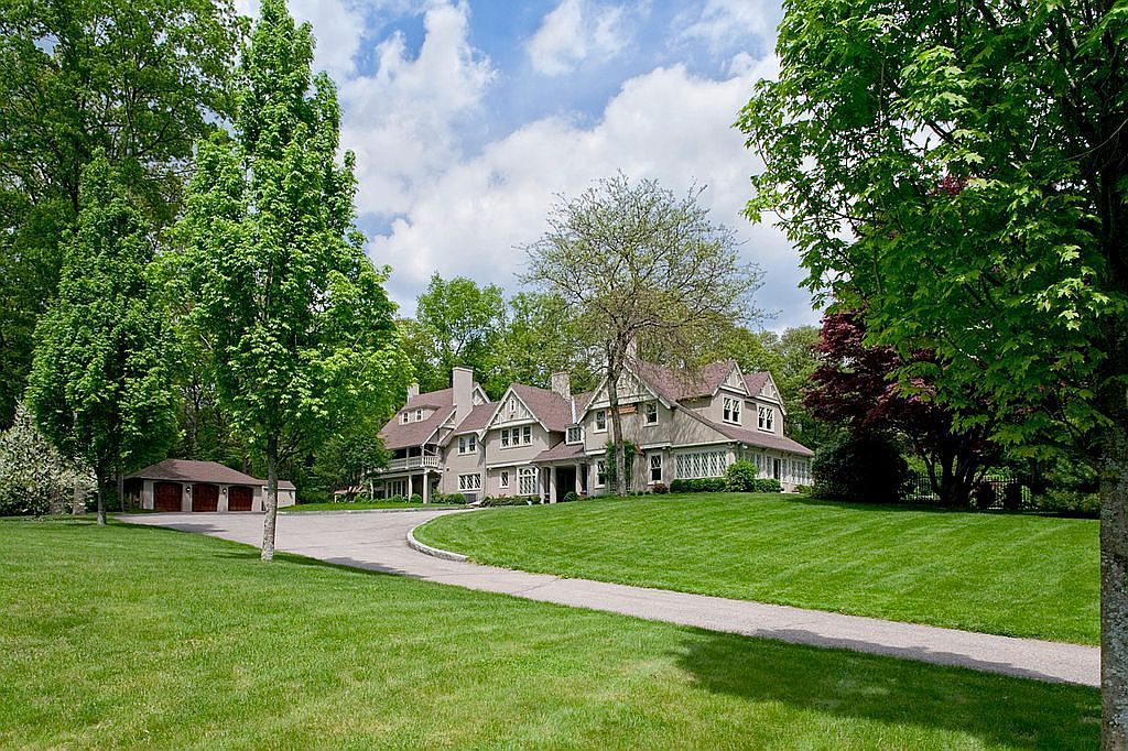 158 Farm St, Dover, MA 02030 | Zillow