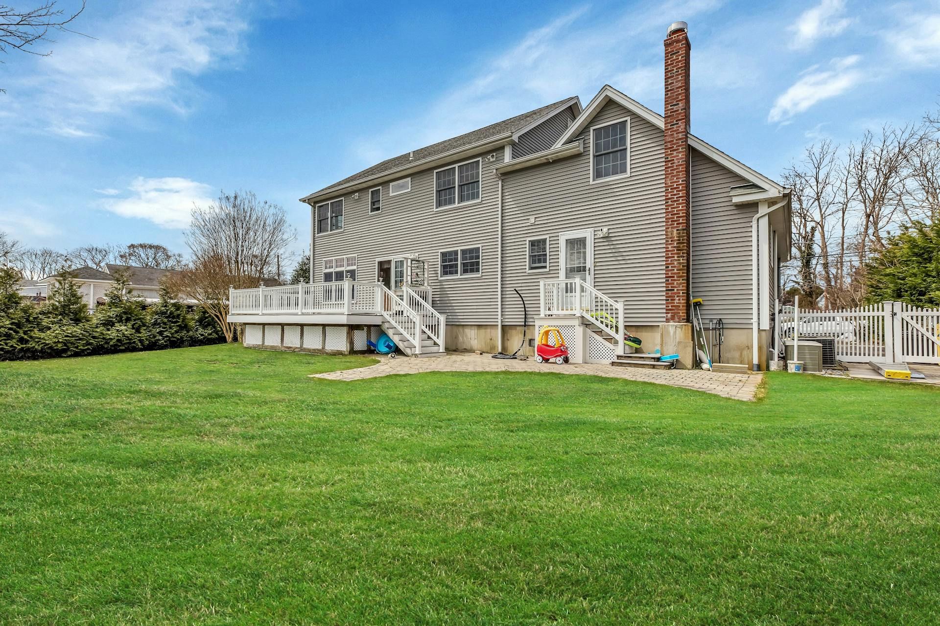 137 Hewitt Blvd, Center Moriches, NY 11934 | Out East