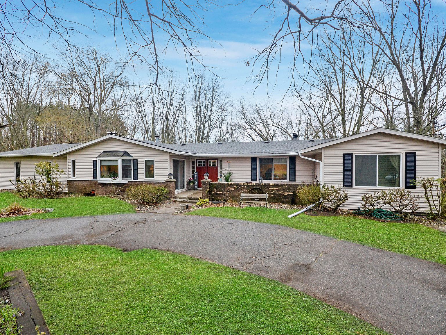 4071 S 7th St, Kalamazoo, MI 49009 | Zillow