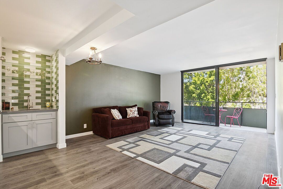 10535 Wilshire Blvd APT 404, Los Angeles, CA 90024 | Zillow