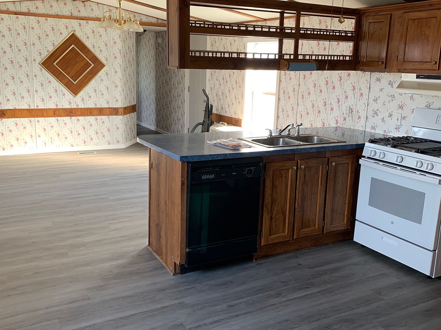 153 School St, Bruin, PA 16022 | Zillow