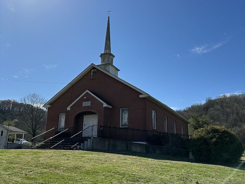 732 Lancaster Hwy, Lancaster, TN 38569 | Zillow