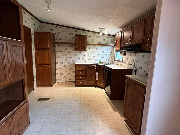 1762 W 900th Rd S, Brookston, IN 47923 | Zillow