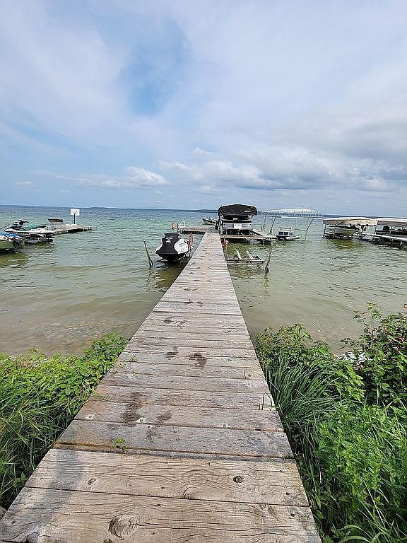 1217 N Straits Hwy, Indian River, MI 49749 | Zillow