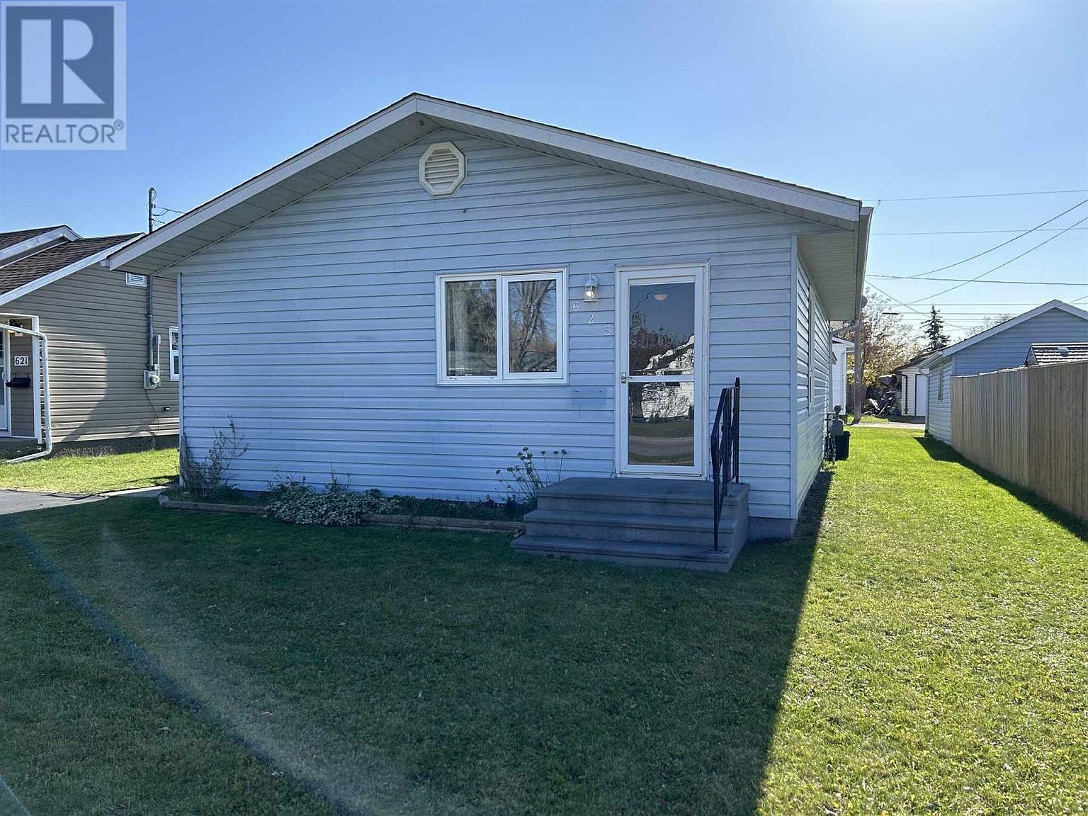 625 3rd St W, Fort Frances, ON P9A 3B5 | Zillow