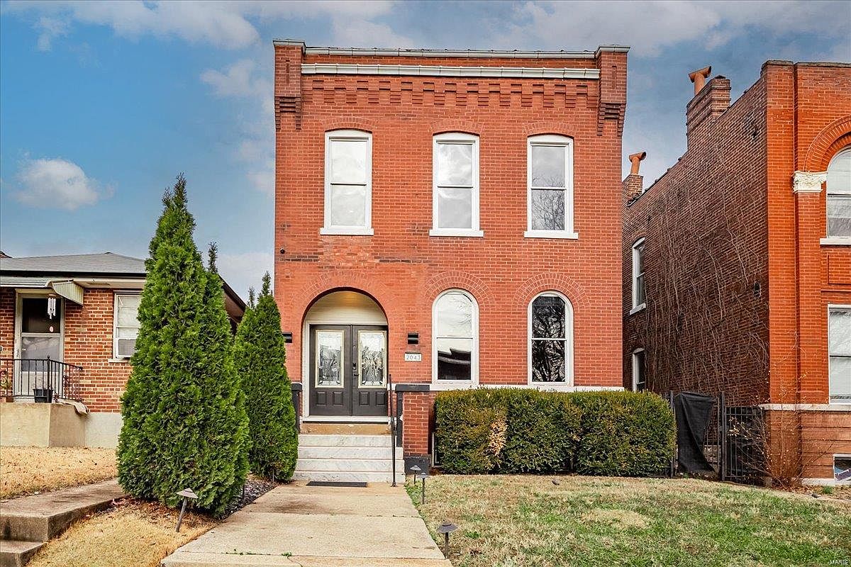 2043 Ann Ave, Saint Louis, MO 63104 | Zillow