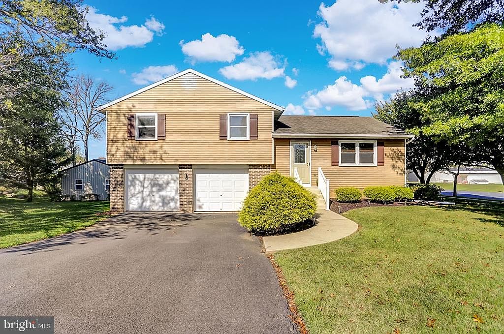 298 S Church St, Robesonia, PA 19551 | Zillow