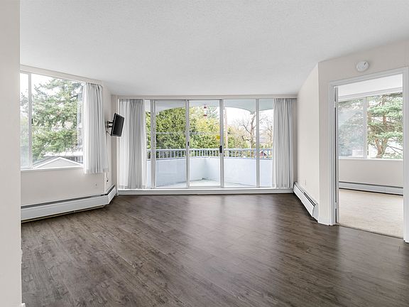 4691 W 10th Ave #101, Vancouver, BC V6R 2J3 | MLS #R2863374 | Zillow