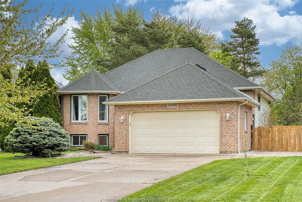 206 Maplewood Dr, Lakeshore, ON N8L 1C2 | MLS #25015694 | Zillow