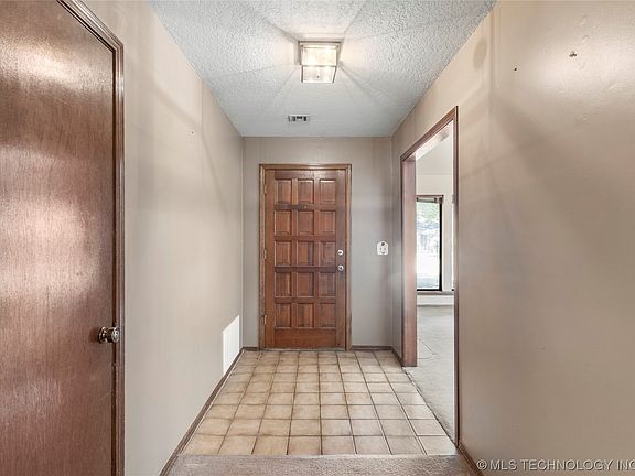 214 Fox Run Cres, Jenks, OK 74037 | MLS #2338864 | Zillow