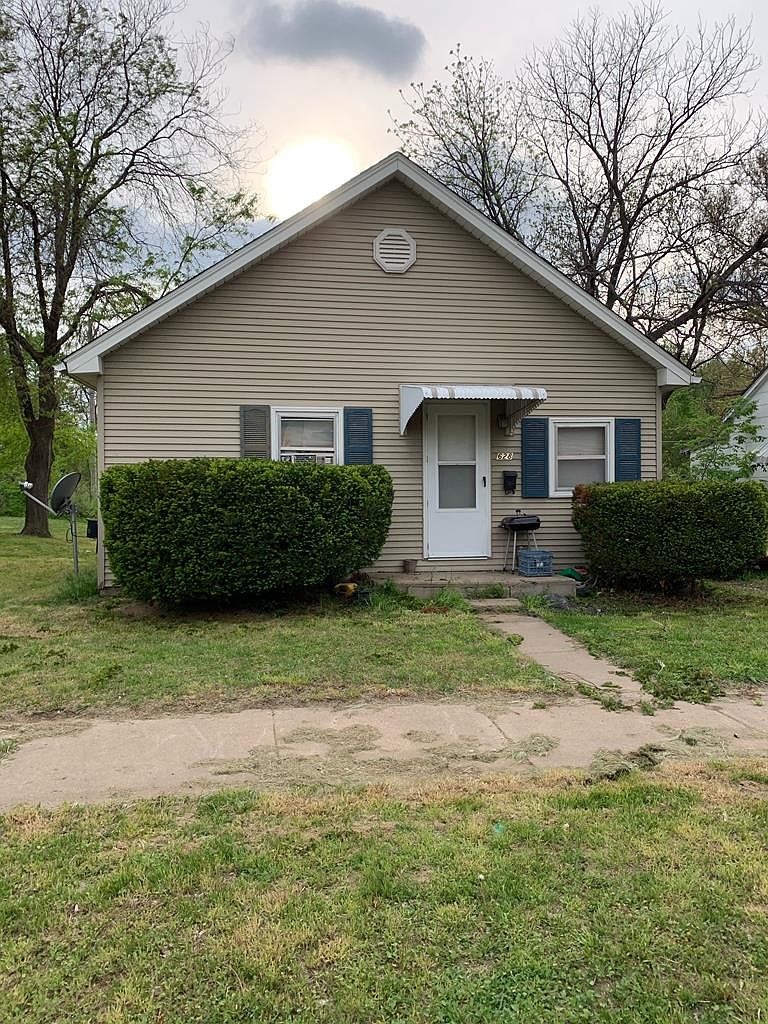 628 Montrose St, Salina, KS 67401 | Zillow