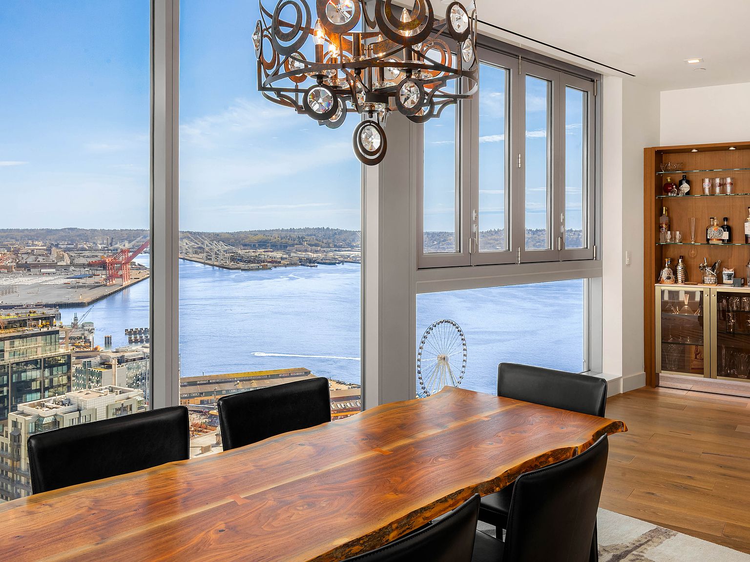 1521 2nd Ave APT 2402, Seattle, WA 98101 | Zillow