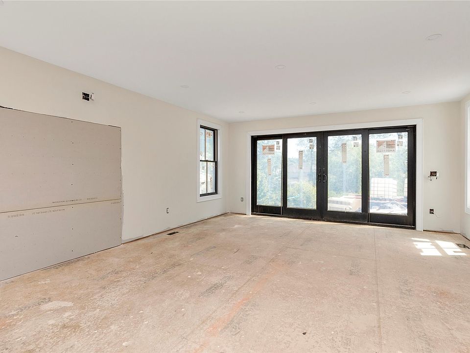 25 Underhill Ave, Oyster Bay, NY 11771 | Zillow