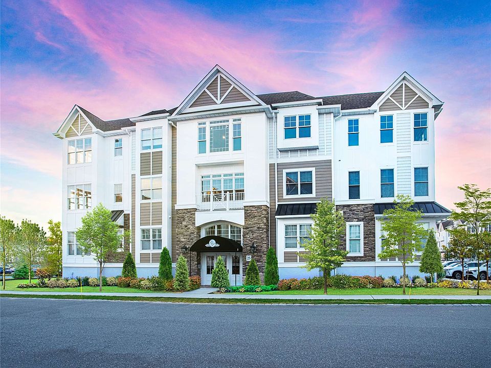 17201 Aspenwood Drive UNIT 17201, Plainview, NY 11803 | Zillow