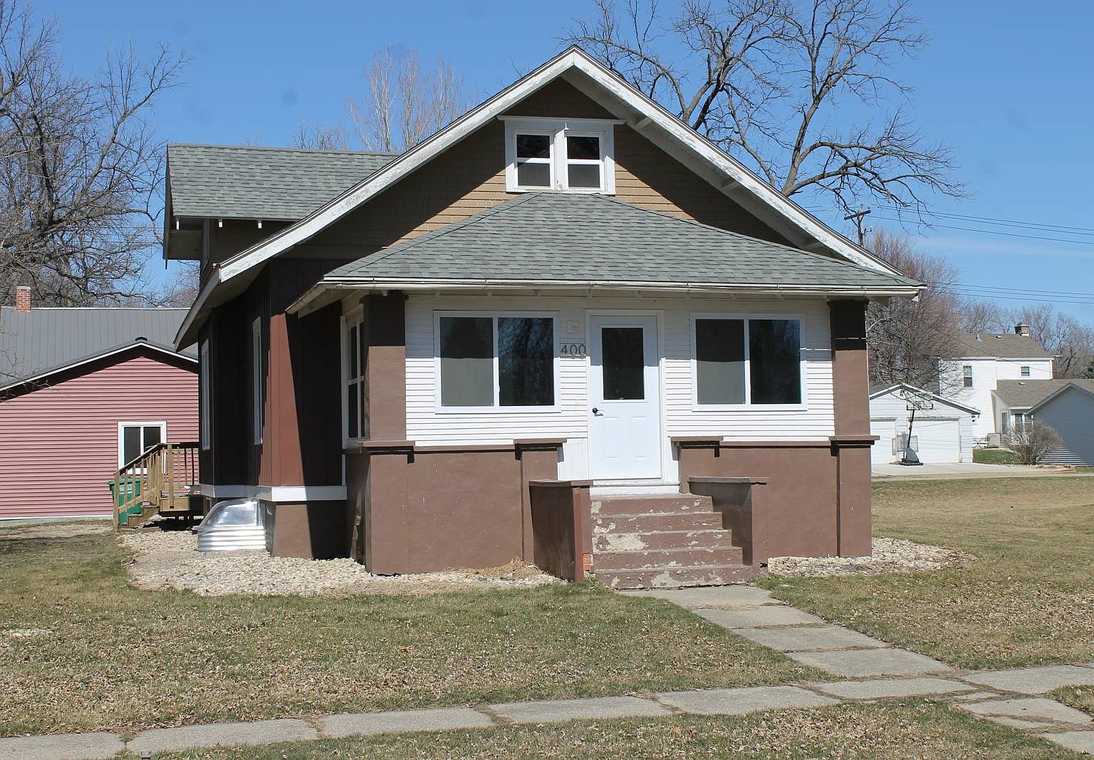 400 E Minnesota Ave, George, IA 51237 | MLS #11260474 | Zillow
