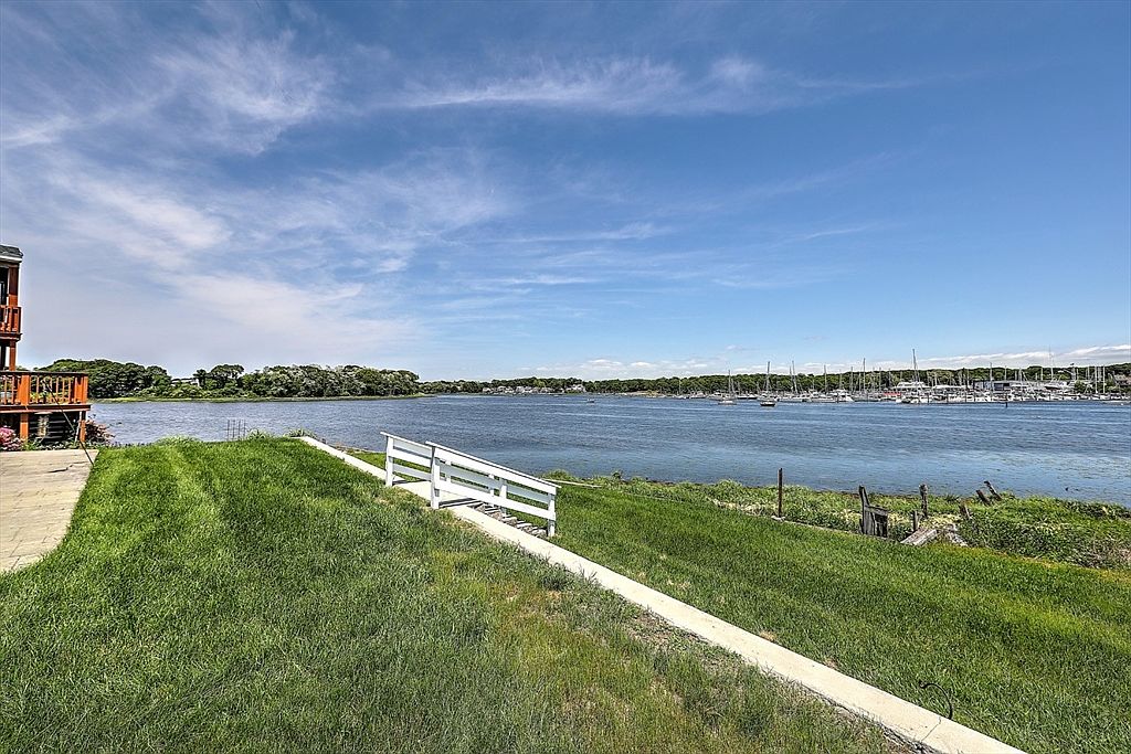 122-124 Riverside Dr, Riverside, RI 02915 | Zillow