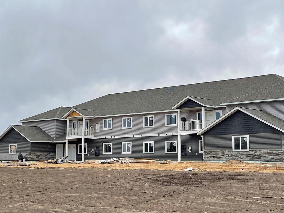 1318 Drake Dr #3, Chippewa Falls, WI 54729 | Zillow