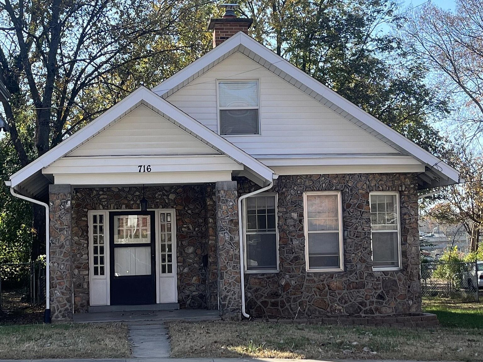716 E McCarty St, Jefferson City, MO 65101 | Zillow