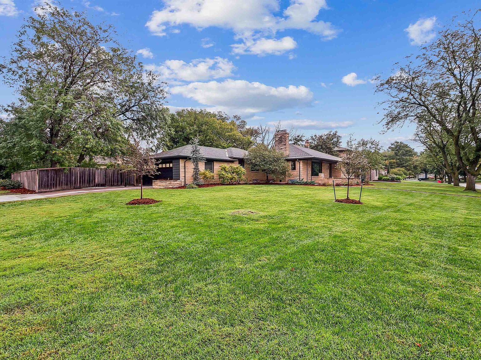 206 S Brookside St, Wichita, KS 67218 | Zillow