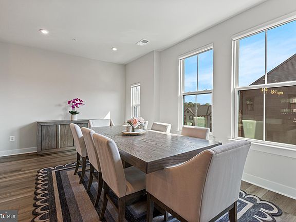 2721 Velocity Rd #24F, Herndon, VA 20171 | MLS #VAFX2147302 | Zillow 2721 Velocity Rd #24F, Herndon, VA 20171 | MLS #VAFX2147302 | Zillow