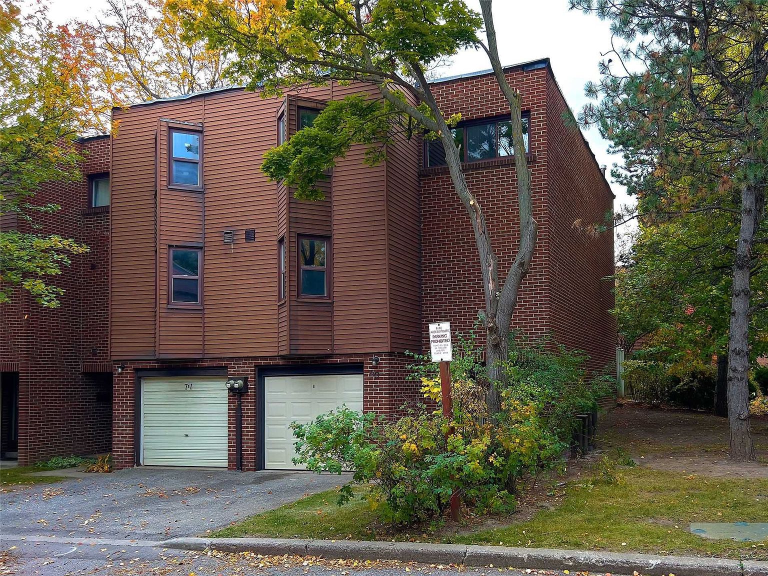 69 Song Meadoway, Toronto, ON M2H 2T9 | Zillow