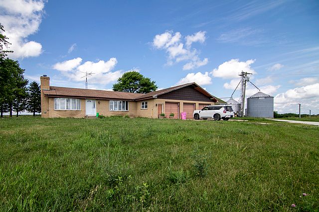 3740 N 1300e Rd, Kempton, IL 60946 | MLS #12438440 | Zillow