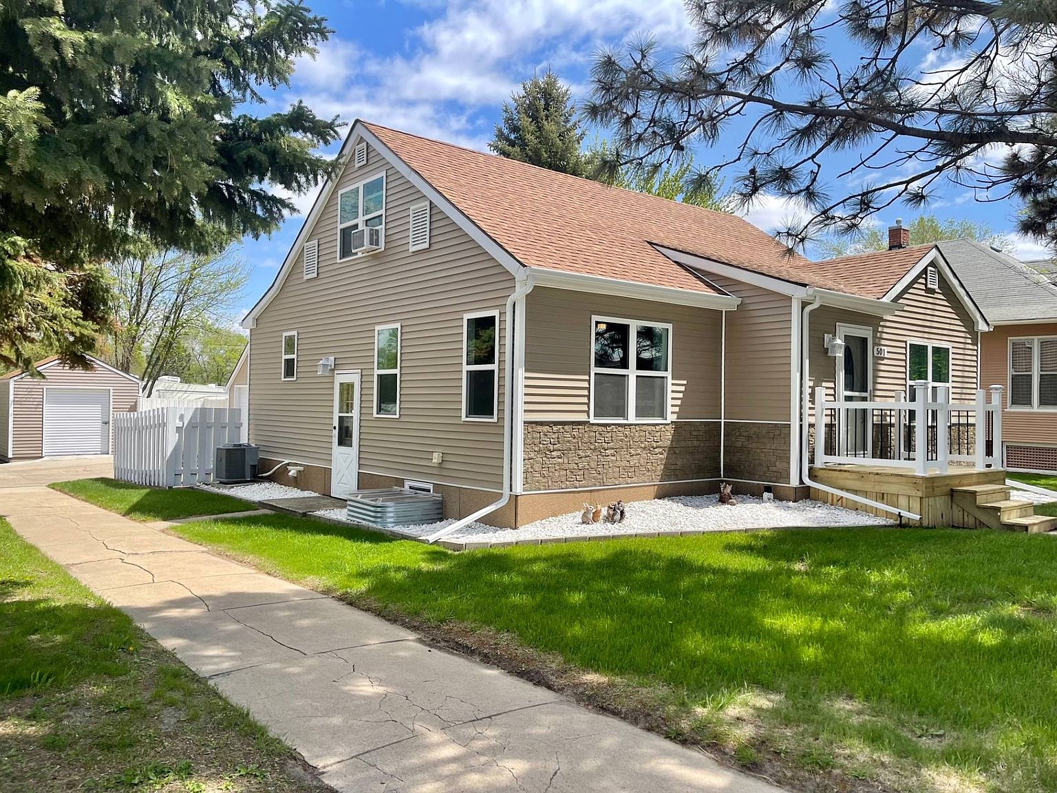 501 E 3rd St, Redfield, SD 57469 | MLS #11177875 | Zillow