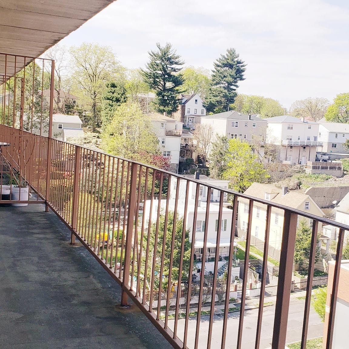 687 Bronx River Rd APT 8, Yonkers, NY 10704 | Zillow