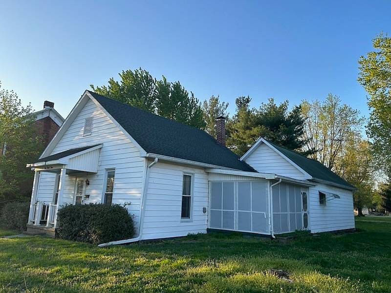 133 E South Ave #5, Sumner, IL 62466 | Zillow